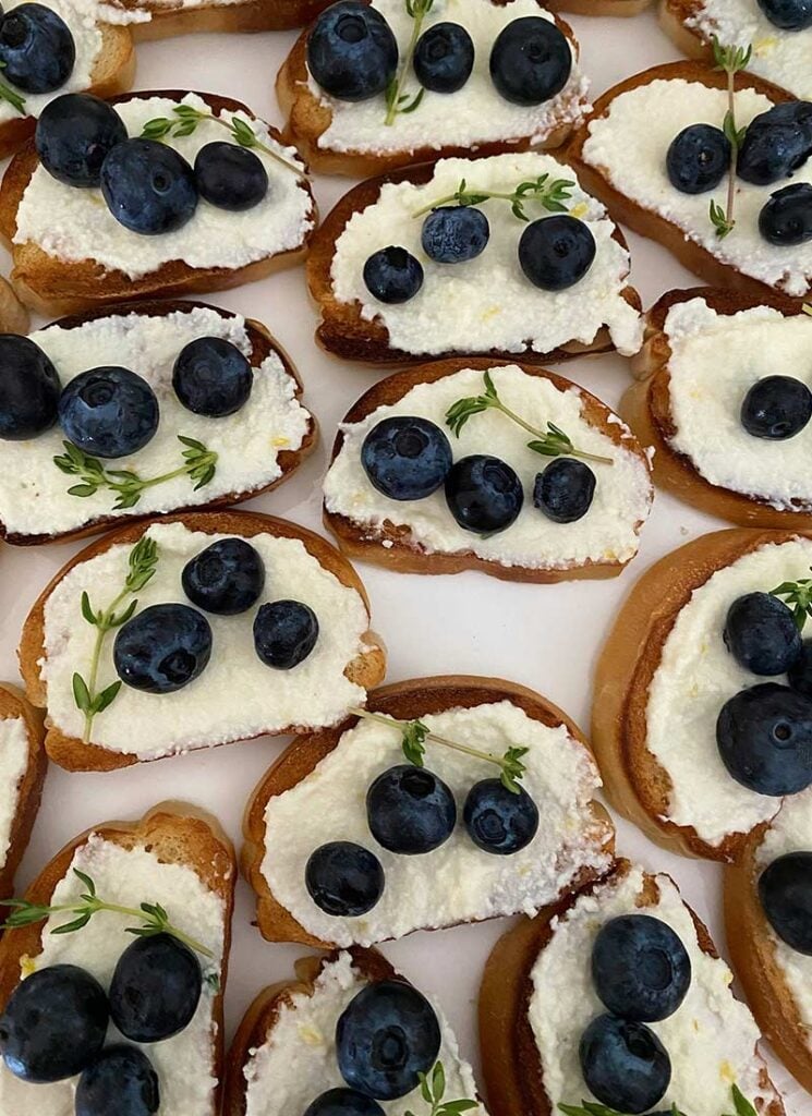20 Bread-Based Appetizers You Can Make with Baguettes, Toasts, or Puff ...